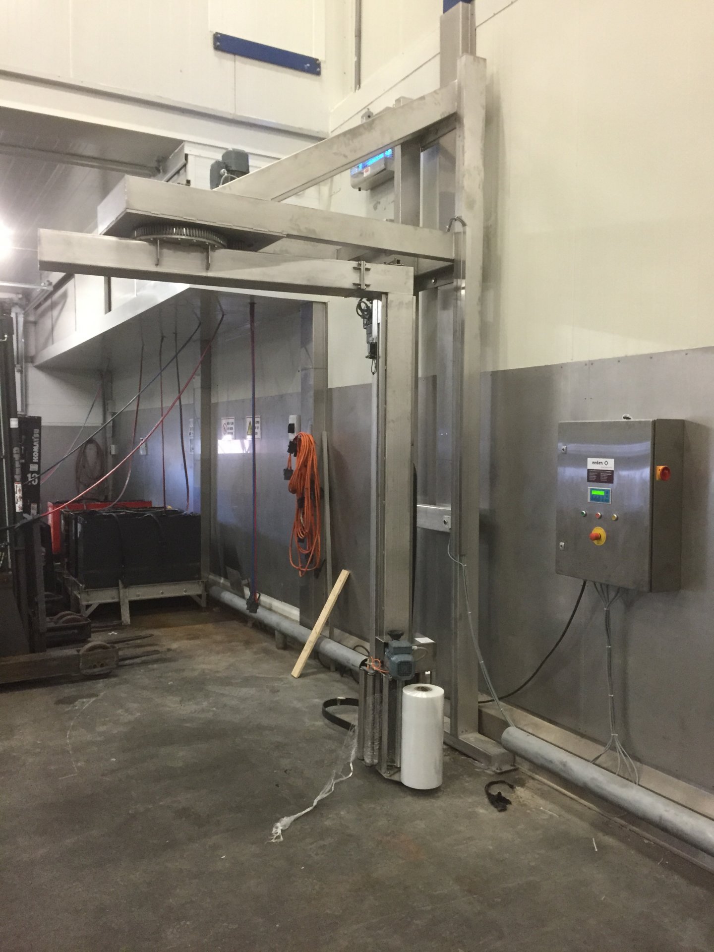 Evolvo T18 draaiarm-wikkelmachine - Eeden Verpakkingsmachines