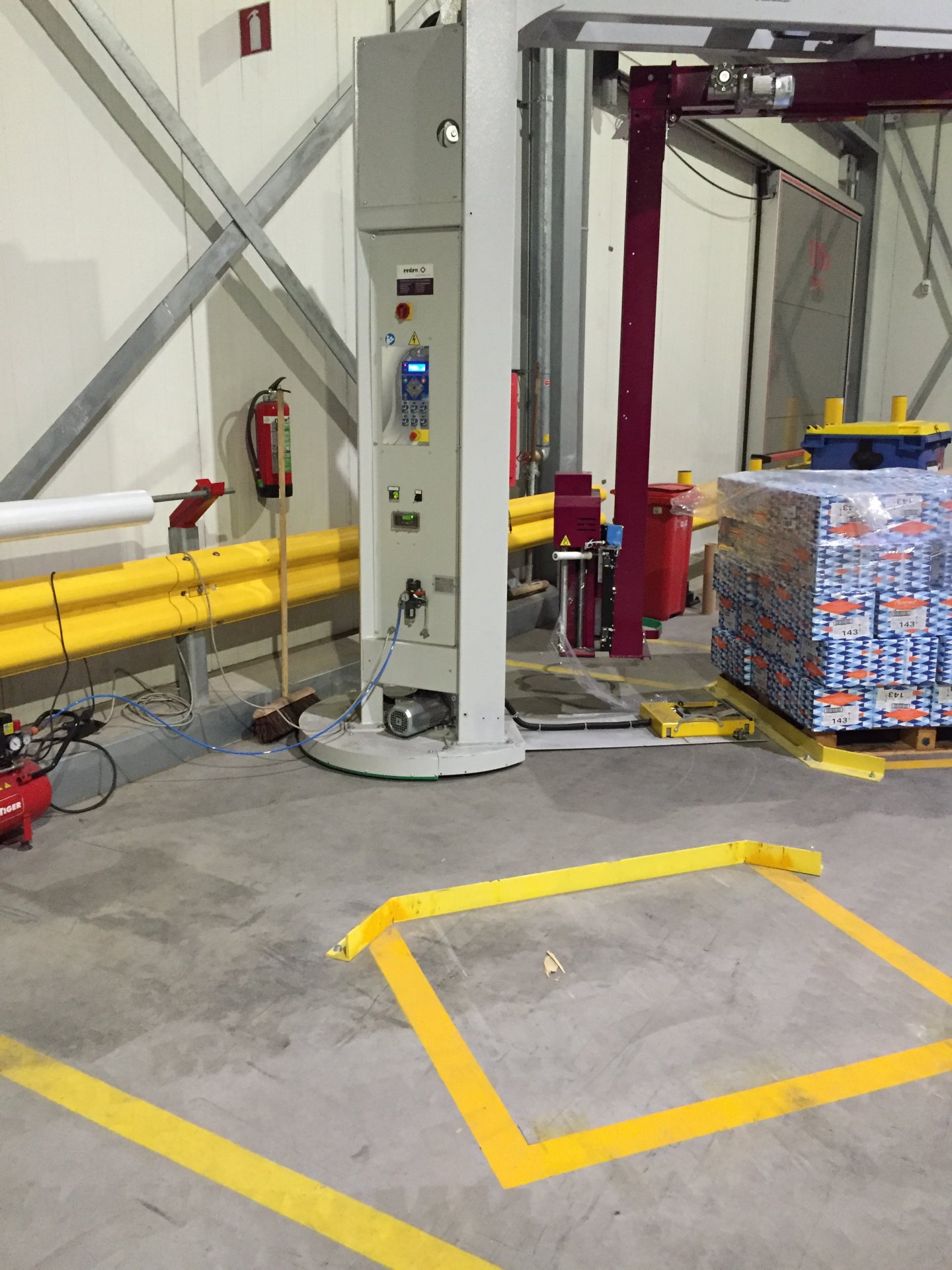 Evolvo P18 draaiarm-wikkelmachine - Eeden Verpakkingsmachines